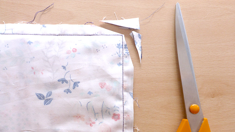 Free Tutorial: Sew a Knitting Needle Case